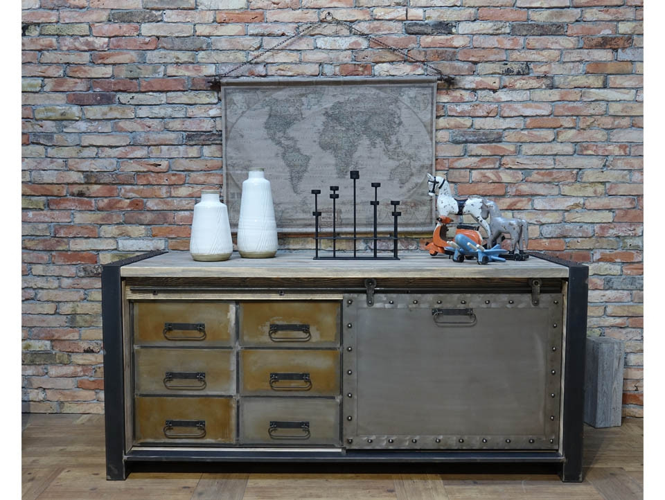 Komoda Factory - Seart.cz